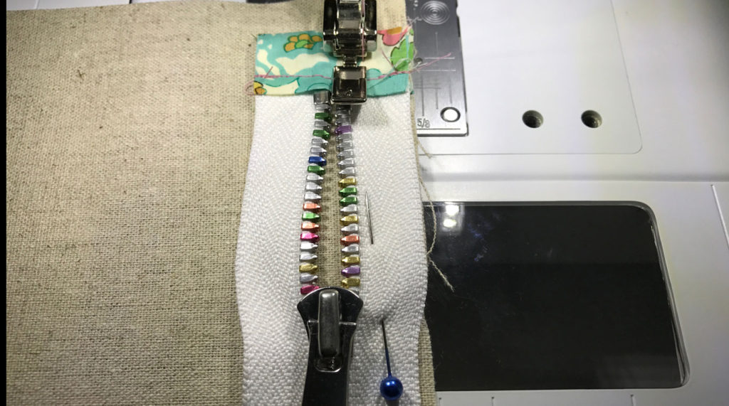 tutorial: bit of liberty rainbow zipper pouch